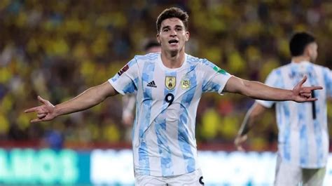 Julián Álvarez hizo su primer con en la Selección argentina ante