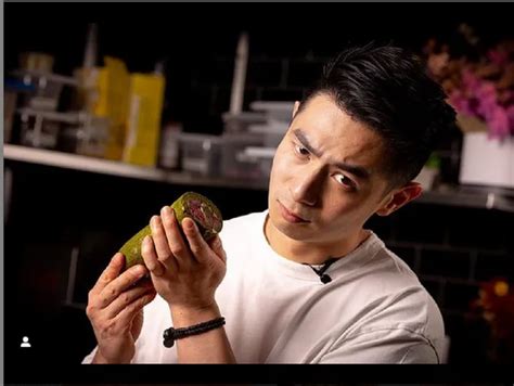 Profil Dan Biodata Reynold Poernomo Lengkap Agama Karir IG Pacar