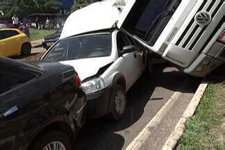 JMTV 2ª Edição Acidente deixa trânsito complicado na Avenida dos