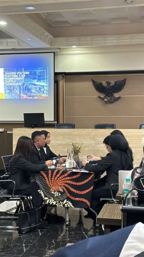 Delegasi FH UNAIR Raih Top 4th Winner Lomba Contract Drafting Nasional