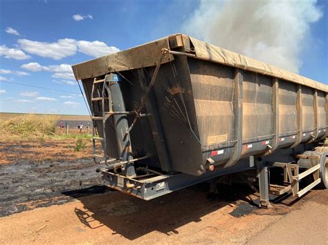 Carreta Pega Fogo Na BR 163 Em Sorriso E Chamas Se Alastram Para