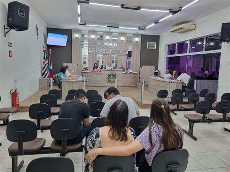 Vereadores cobram explicações de Mirão sobre a instalação de ar