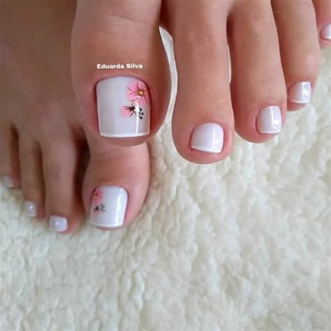 Unhas do pé delicadas e belas veja aqui passo a passo fotos dicas