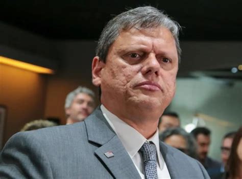 Coronel Mello Araújo pressiona Tarcísio de Freitas a se posicionar
