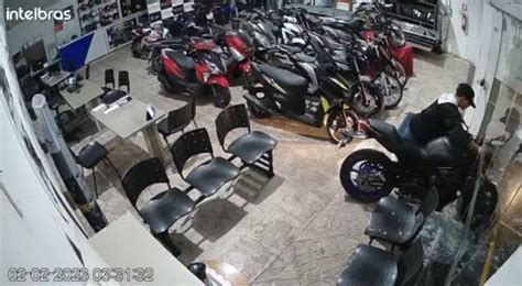 Criminosos invadem concessionária e furtam motos em MT veja vídeo