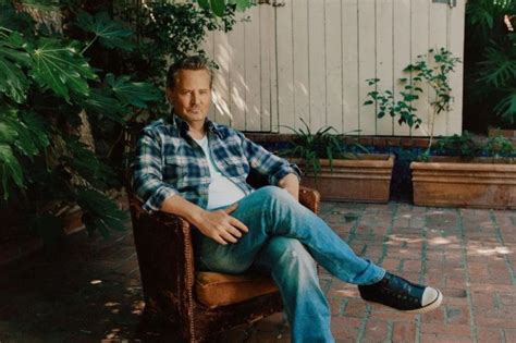 Ator Matthew Perry O Chandler De Friends Morre Aos 54 Anos Diz