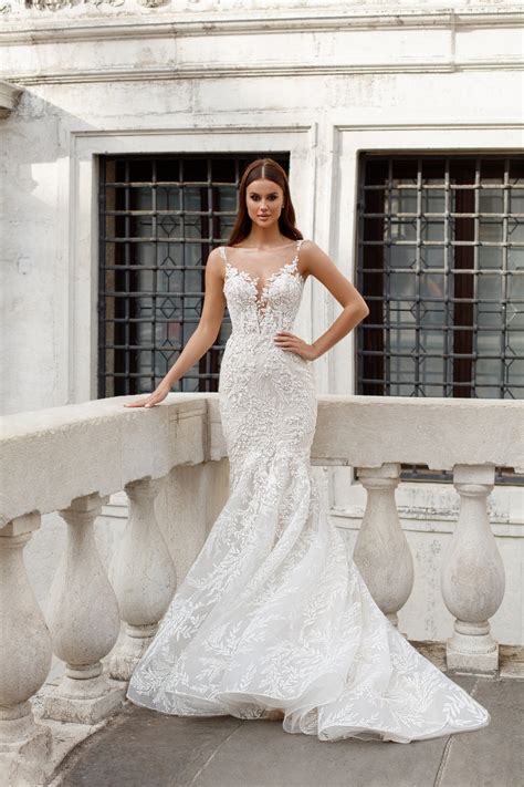Robe de mariée sirène tout en dentelle Oksana Mukha Paris