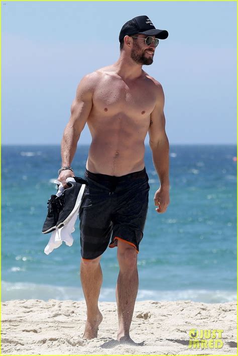 Chris Hemsworth Goes Shirtless Bares Ripped Body In Australia Photo