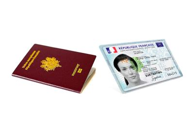 Rdv Rapide Passeport Ou Carte Didentit Corps Nuds