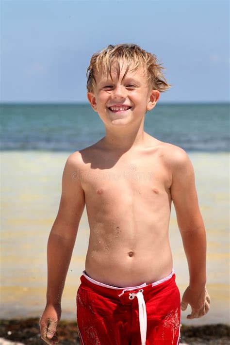 Jungs Nackt Am Strand