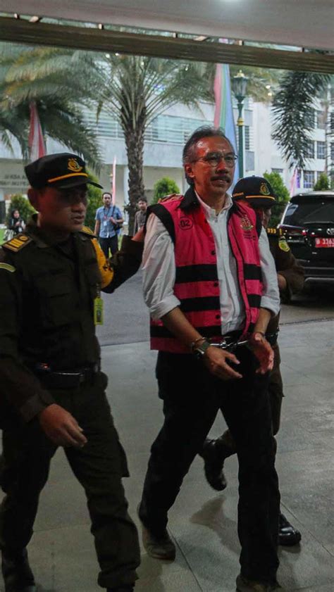 FOTO Kasus Korupsi Nikel Di Sultra Kejagun Tahan Mantan Dirjen