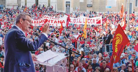 La Piazza Larga Di Landini Con La Cgil Il Pd La Sinistra E Per La