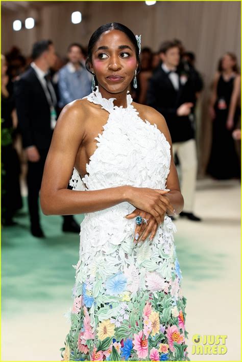 Ayo Edebiri Goes Pretty In Florals For Met Gala Debut Photo 5037490