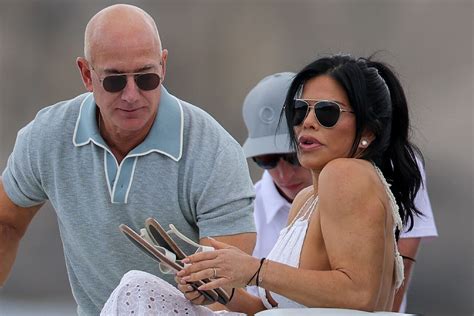El anillo de compromiso con el que Jeff Bezos y Lauren Sánchez se han