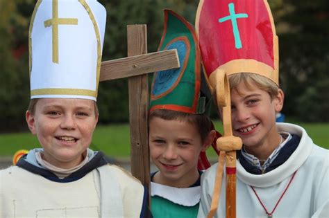 Procession des Saints École Saints Louis et Zélie Martin