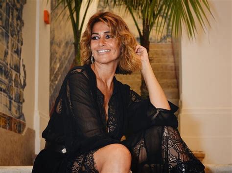 Aos 48 Anos Liliana Campos Arrasa Em Fotos Sensuais E Soma Elogios