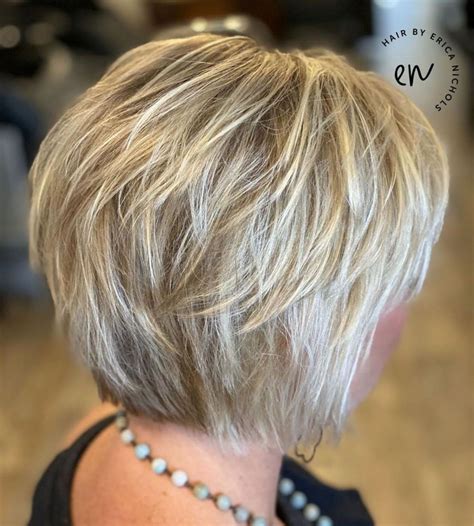 Feathered Jaw Length Bob For Fine Hair Short Layered Haircuts Bob