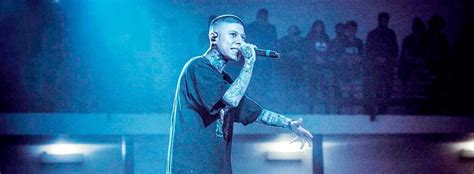 Santa Fe Klan Rompe En Llanto En Pleno Concierto