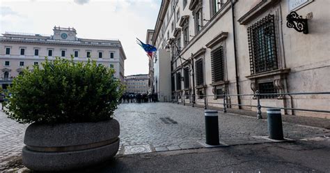 Piazza Colonna Riapre Al Pubblico