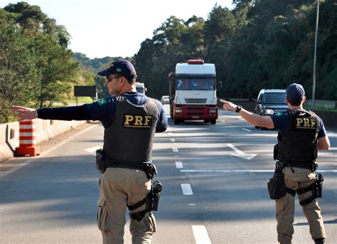 Polícia Rodoviária Federal intensifica fiscalização tráfego deve