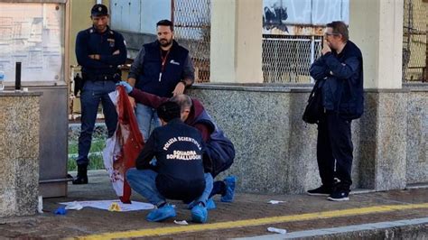 Capotreno Accoltellato A Rivarolo Il Pm L Aggressore Usa Le Armi Con