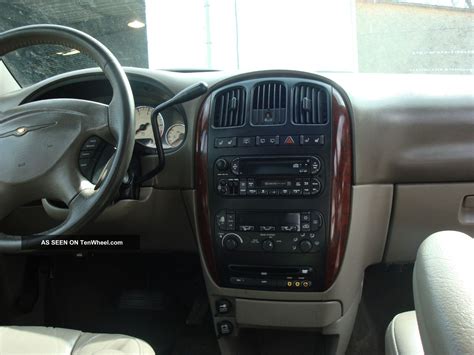 2003 Chrysler Town Country Limited