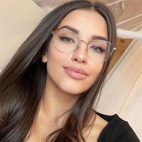 NUEVO CATÁLOGO 2024 Monturas de Gafas para Mujer Medellín