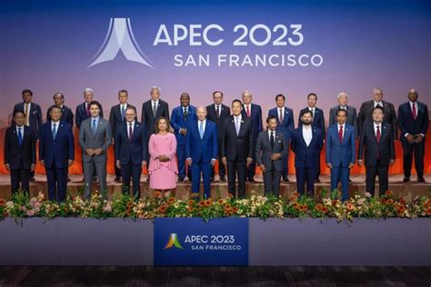 La canciller Alicia Bárcena acompañó al presidente López Obrador