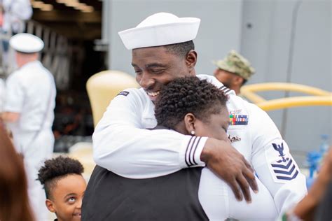 DVIDS Images USS John P Murtha LPD 26 Returns To Home Port