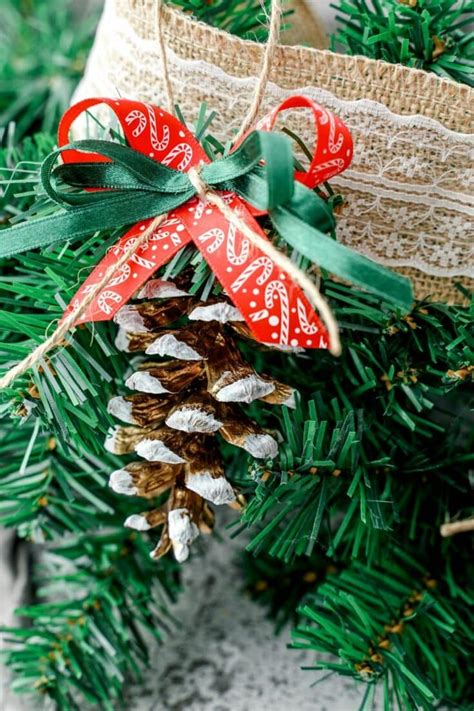 Pinecone Christmas Ornaments Easy Craft Diy Crafts