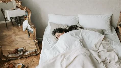 5 Manfaat Tidur Telanjang Bagi Kesehatan Bantu Atasi Stres Dan