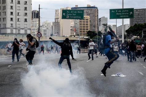 Manifesta O Contra Aumento Das Passagens Termina Em Tumulto No Rio E