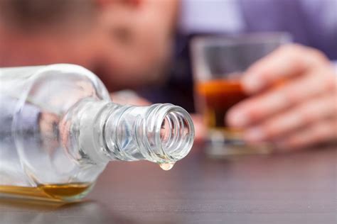 Alkoholiker Erkennen Verhaltensmuster Und Anzeichen