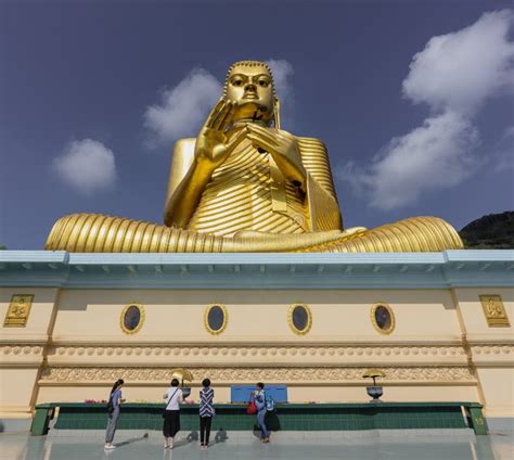 Templo De Oro De Sri Lanka Dambulla Patrimonio Mundial Fotografía