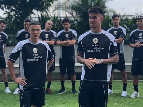 Mees Hilgers Dan Eliano Reijnders Bela Timnas Indonesia Erick Thohir