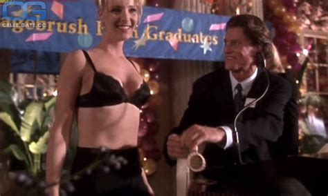 Lisa Kudrow Nude Pictures Onlyfans Leaks Playboy Photos Sex Scene