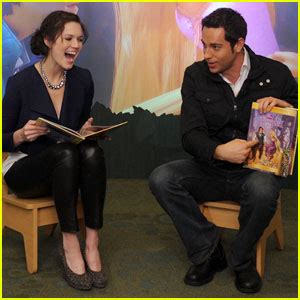 Mandy Moore Zachary Levi Tangled Reading Time Mandy Moore