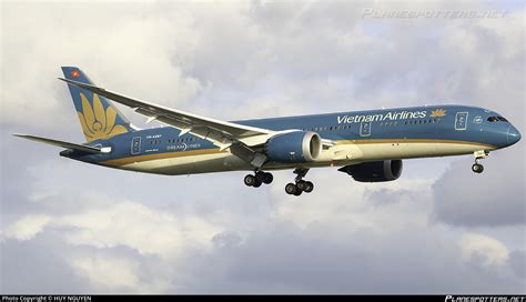 VN A867 Vietnam Airlines Boeing 787 9 Dreamliner Photo By HUY NGUYEN