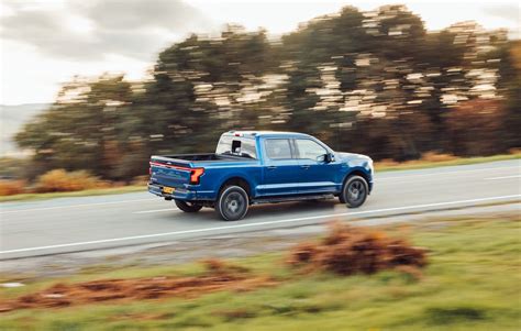 Bref essai Ford F 150 Lightning Géant vert