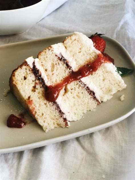 TORTA OD JAGODA I MASCARPONE A NAKED CAKE BakeMe
