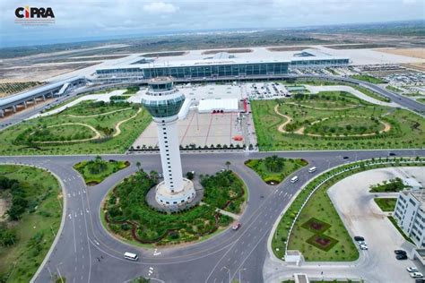 NOVO AEROPORTO INTERNACIONAL Uma inauguração à medida da infra estrutura