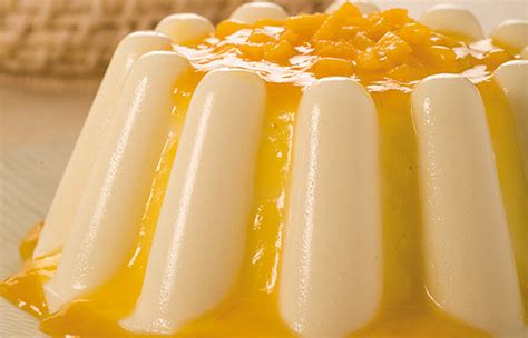 Receita de flan de leite condensado e pêssego leva 5 ingredientes