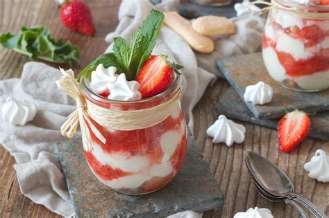 Rhabarber Erdbeer Tiramisu Rezept Sweets Lifestyle
