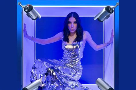 Video Karime Pindter Sufre Fuerte Ca Da Mientras Stripper La Cargaba