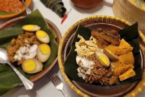 Rekomendasi 8 Tempat Makan Gudeg Di Bogor Yang Paling Terkenal
