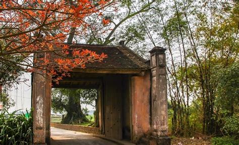 Duong Lam Ancient Village An Old Beauty In A Modern City