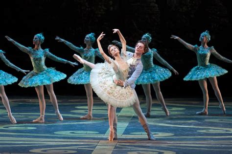Ballet Clásico de San Petersburgo presenta dos cuentos de hadas en el
