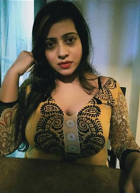 Pequeñas tetas desnudas fotos Chicas desnudas y sus coños