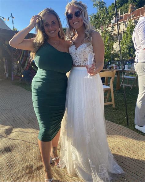 Bridesmaid Cant Hide R2busty2hide