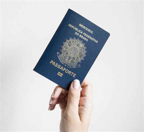 Polícia Federal inicia emissão do novo modelo de passaporte brasileiro